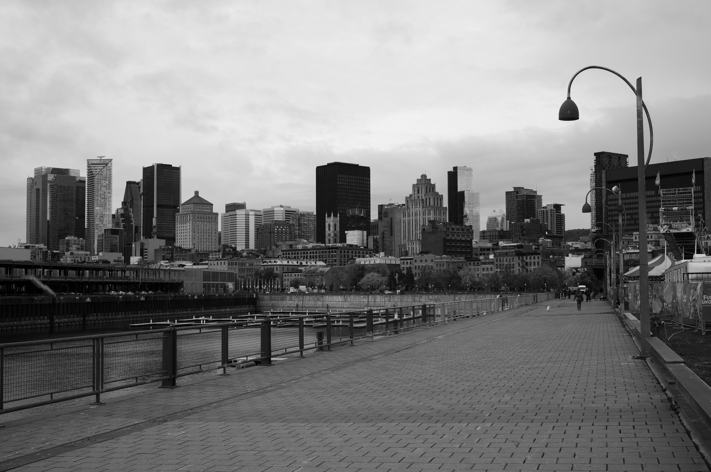 À Montréal · Andrew Wyllie